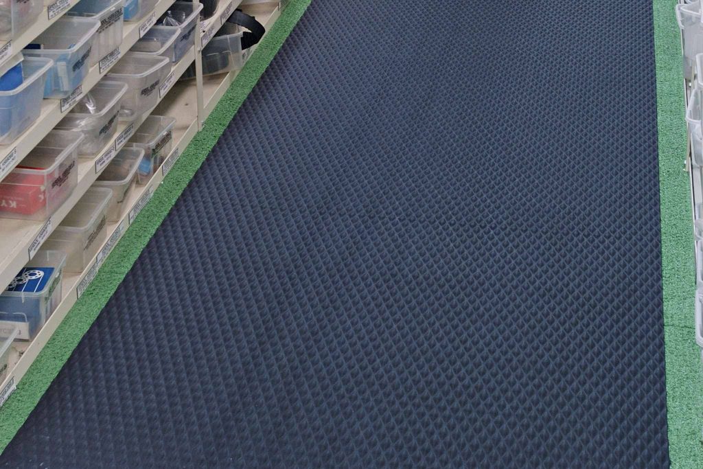 Traction Tread Anti-Slip Runner Mat - Mat Tech